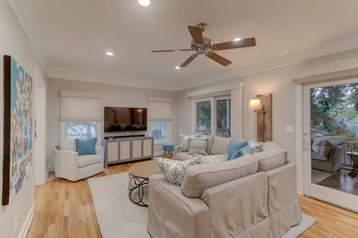 1-2 Min Walk To Beach Access, Expansive Porch Space! Luxury - Pure Folly - Folly Beach, SC