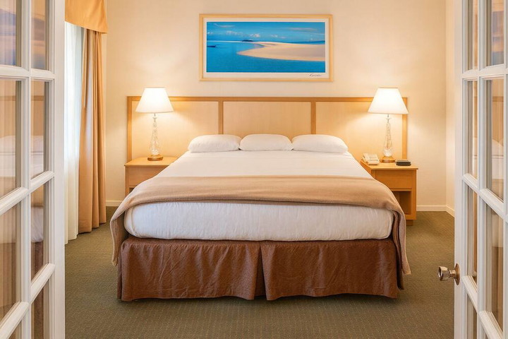 Cozy Suite W/ Breathtaking Ocean Views! Free Parking, Swimming Pool & Gym Access - Avila Beach, CA