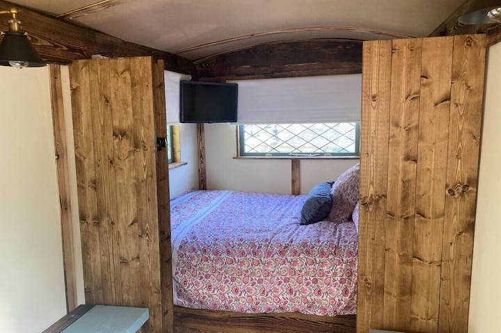 Modern Shepherd's Hut At St Anne's - Plymouth