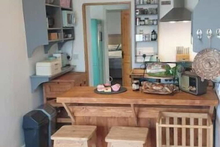 The Olde Sweet Shop | Cosy Townhouse With Wood Stove In The Heart Of Athboy - Trim
