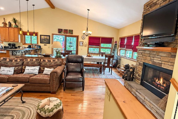 Eagle Rock - Hot Tub, Firepit, Gas Fireplace, Rec Room - Banner Elk