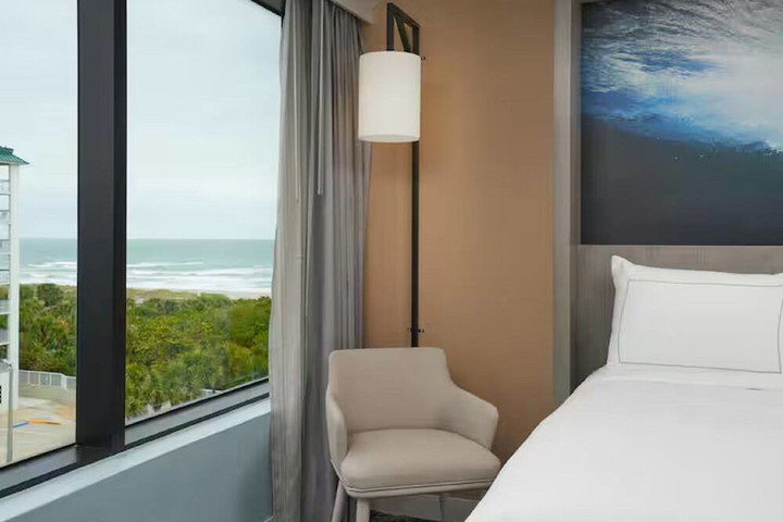 Votre Oasis Vous Attend | 4 Unités | Piscine Extérieure + Aire De Jeux | Accès Plage - Cocoa Beach, FL