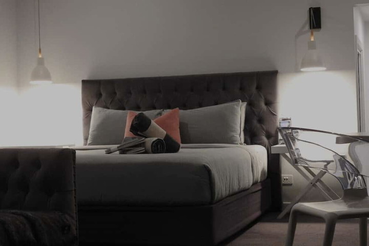 The Nest- Luxury Pod W King Bed + Private Spa - Point Lonsdale
