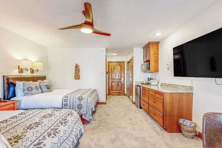 Family-friendly, Ski-in/out Condo With Fast Wifi & Shared Pool/hot Tubs/laundry - Vail, CO