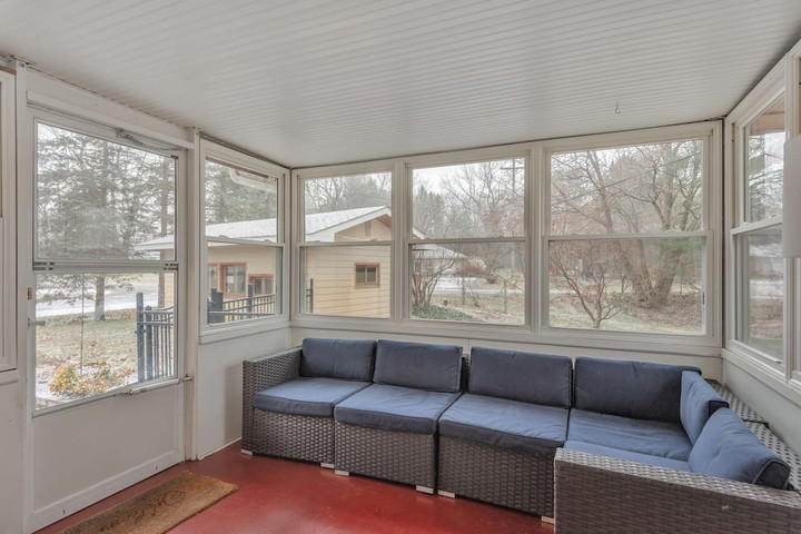 Amazing Lakefront Retreat On Long Lake! By Redawning - Portage, MI