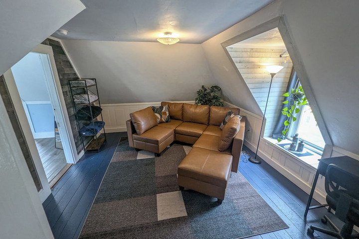 Rustic & Renovated Hot Tub/game Room Sleeps 8ppl - Greenfield, NH