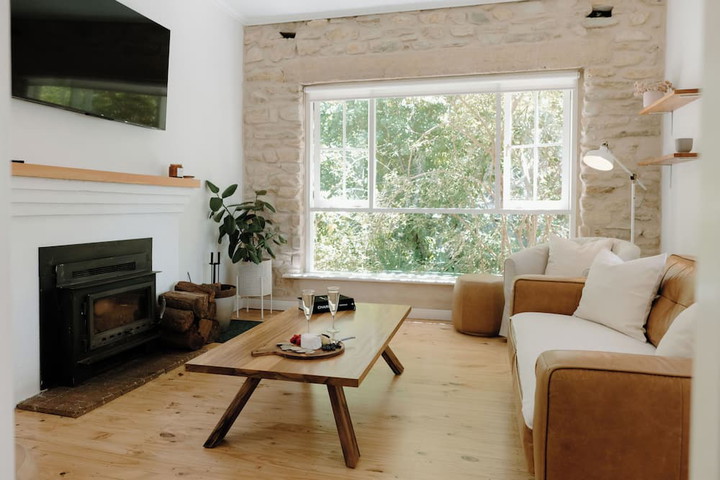 Stonegate Cottage - Elegant Stone Cottage With Wood Fire, King Bed, - Adelaide