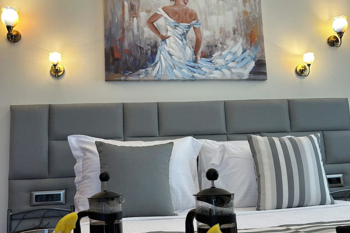 Enjoy The Luxury Of A 5-star Villa With A Jacuzzi! - Santorini