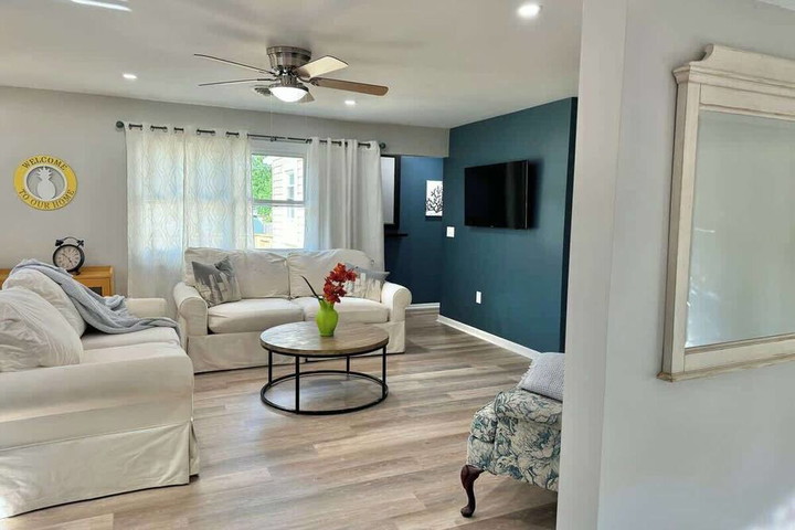 Family Home On Mayo Peninsula | Deck | Sleeps 10 - Maryland