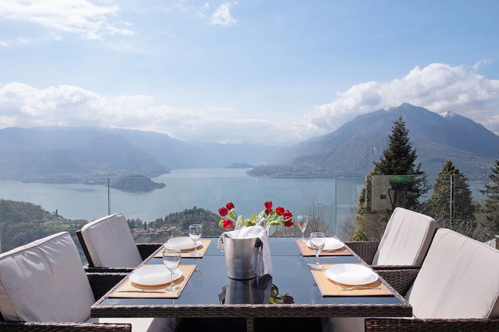Holiday Home "Relax E Felicità" Lake View, Private Jacuzzi, Shared Heated Indoor Pool - Varenna