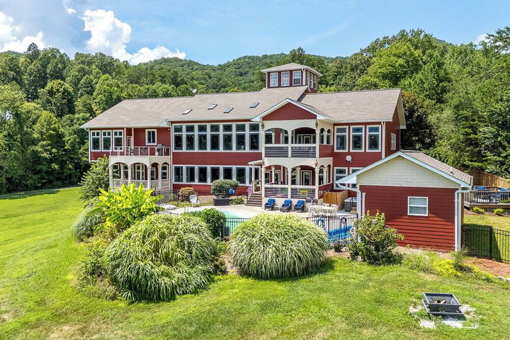 Vivez Le Luxe Au Deep Creek Manor. Parfait Pour Réunions Familiales Avec Vues Montagne Splendides. - Bryson City, NC