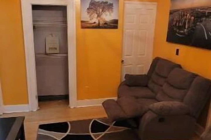 Cozy 3 Bedroom Minutes From Yale And The Beach - New Haven, CT