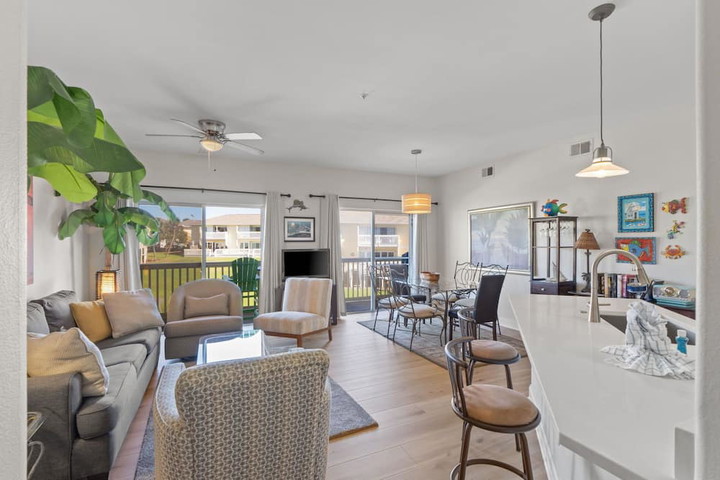 Boaters Canal Getaway | 2br Free Beach Service - Destin, FL