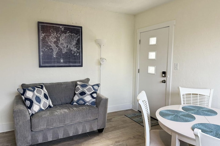 Venice Villas Corner 1br Steps To Beach - Venice, FL