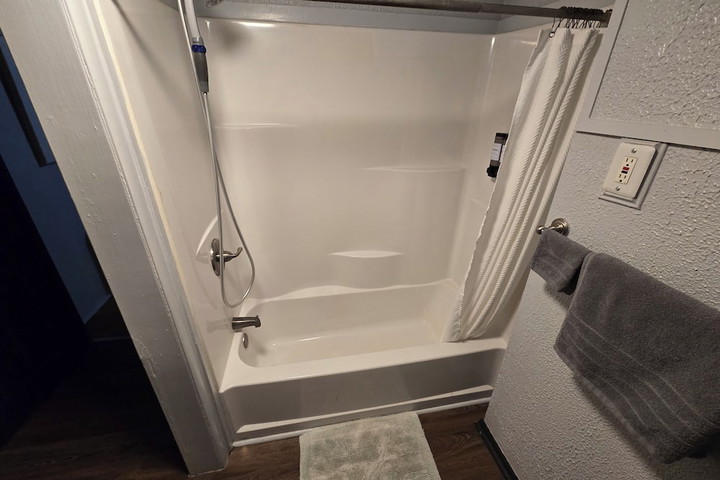 Cozy Apartment In The Back - Denver, CO
