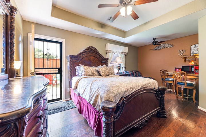 Charming 3-bedroom House With Wifi And Ac In Humble - Humble, TX