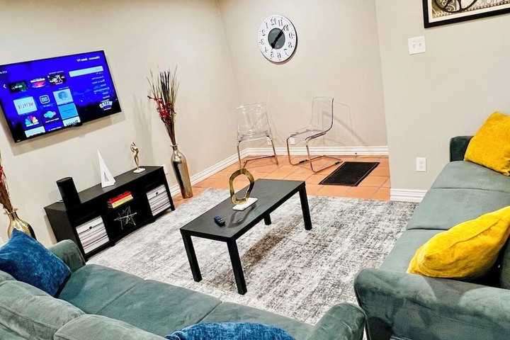 House 3-bedroom 2-full Baths Free Garage Parking, Washer, Dryer In The Woodlands - The Woodlands, TX