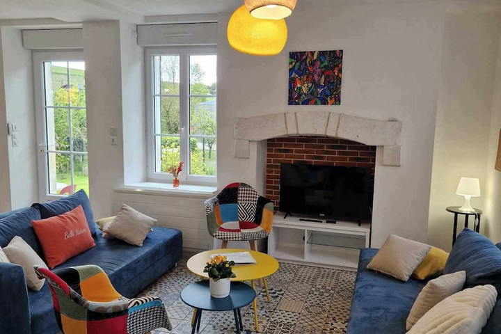 4 Bedroom Private Vacation Home In Reigny - Cher