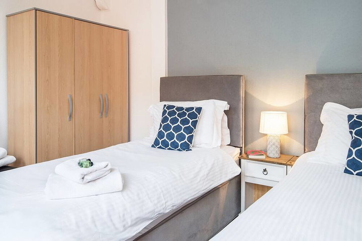Economy Twin Ensuite At Royal Ashton Town House - Taunton