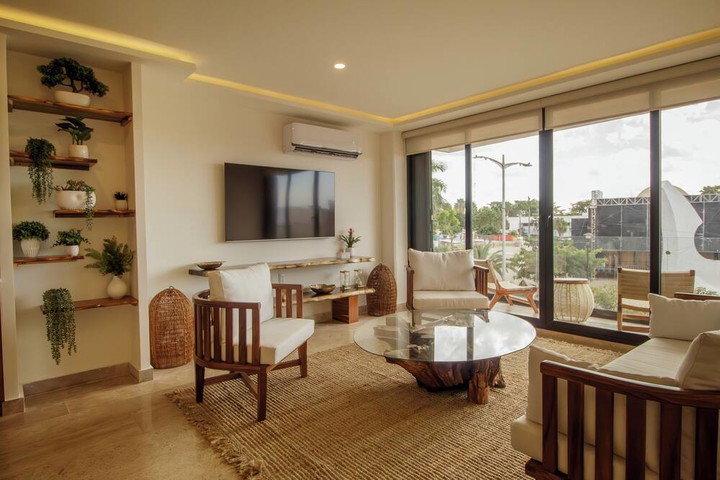 3 Bedroom Condo 2 Private Balconies, Pool, Gym In Downtown Cozumel. - Cozumel