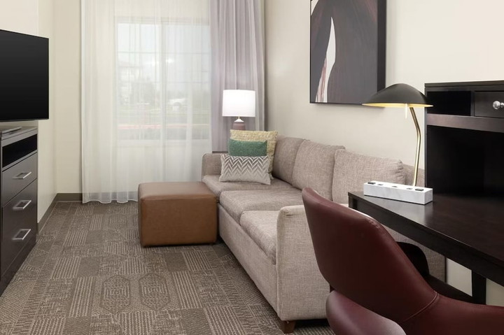 Accessible 1br Suite W/ Free Hot Breakfast & Pool - Colorado