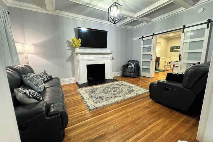 The Park House A 5 Bedroom Retreat W/game Room - Huntington, WV