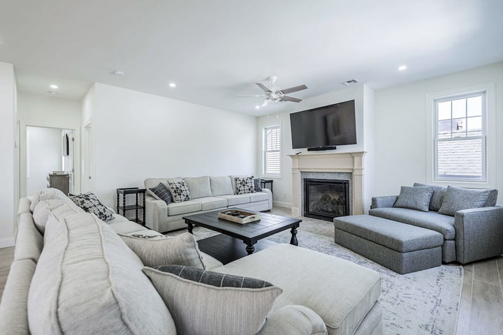 7 Bed/4 Bath, Salt Water Pool, Walk To Beach/boardwalk - Spring Lake, NJ