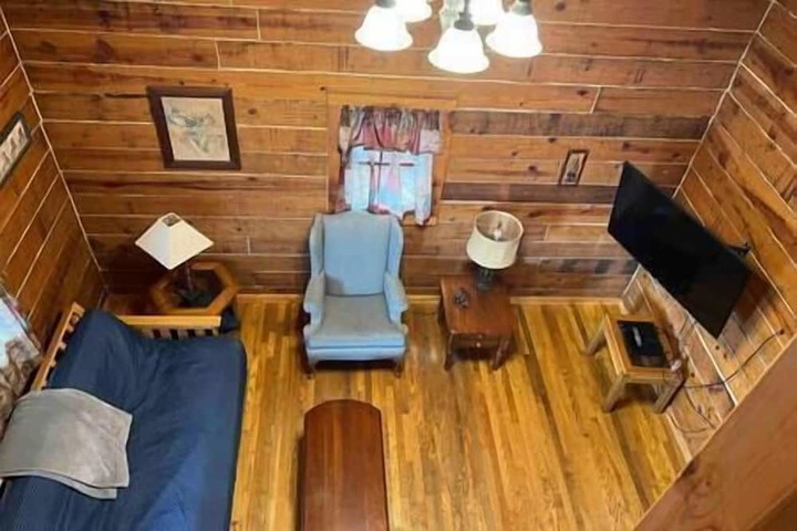 Rustic River Cabin 3 - Illinois