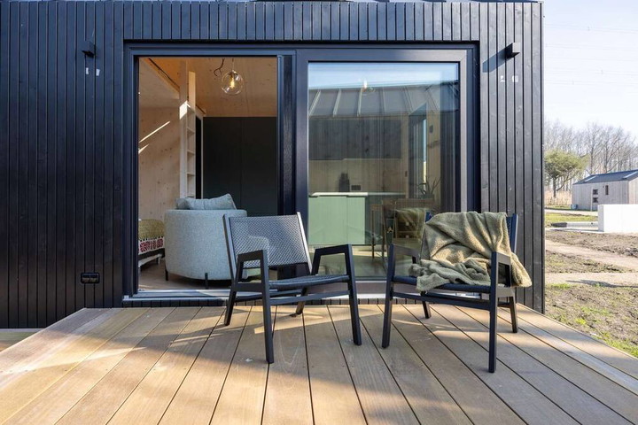 Tiny House With Wooden Deck In Oud Ade | Tuin Van Keet - 30 - Zoetermeer