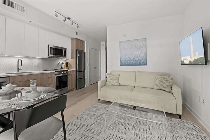 Luxury Balcony Suite In Central Dc | The Ultimate Bleisure Stay Steps From The Metro - Silver Spring, MD