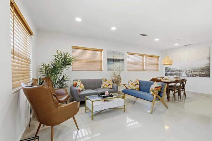 Miami Tropical Retreat: Private Pool & Patio - Doral, FL