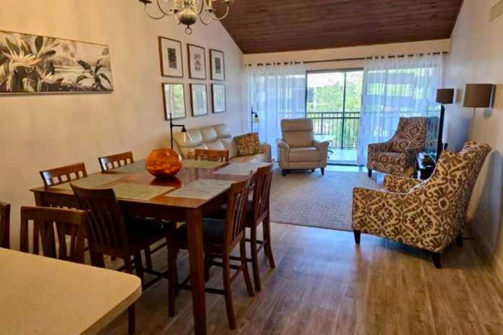 Luxurious Beach Resort Atmosphere Getaway - Fort Pierce, FL