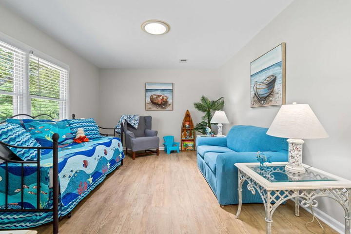 Family Fun W/ Games + Hot Tub | Beach & Downtown - Wilmington, NC