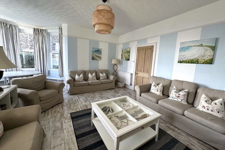 Pendragon House Overlooks Crooklets Beach In Bude With Parking For 5 Cars. - Bude