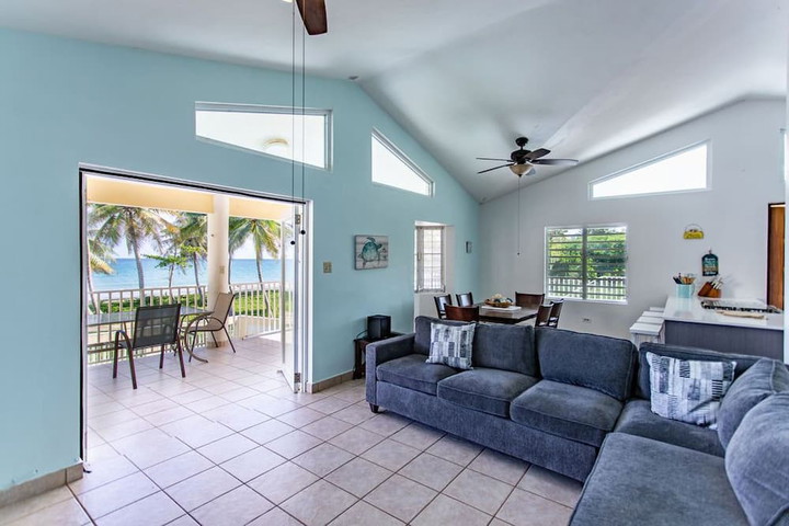 Casa Frente A La Playa Del Caribe, Rodeada De Naturaleza, Privada, Actualizaciones En Enero De 2019 - Naguabo