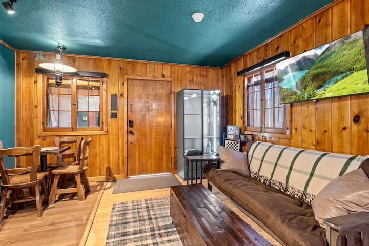 Peaceful Mountain Cabins With Modern Amenities Near Garden Of The Gods, Colorado Springs Co - Colorado