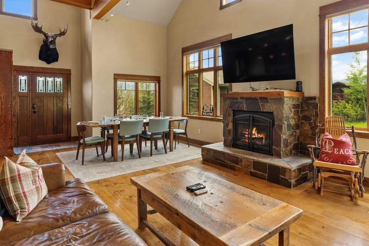 Escape To Big Sky With This Relaxing Retreat - Big Sky, MT