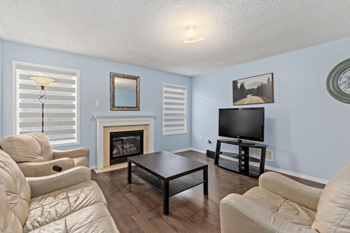 Sophisticated 2-story Classic Home - Brampton