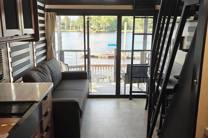 Kings Ferry Site 12 Timberwolf Rv, Riverside In Wonderful Richmond Hill - Richmond Hill, GA