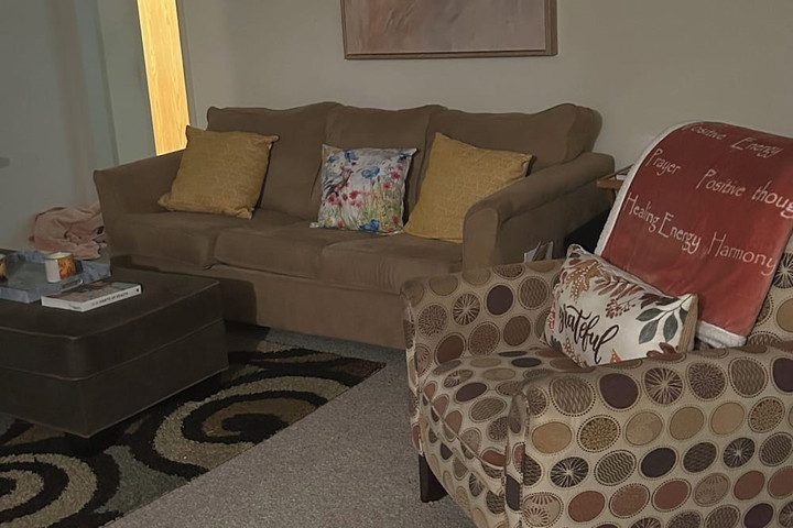 Cozy 1-bedroom Apartment With Ac In Serene Farmington Hills - Livonia, MI