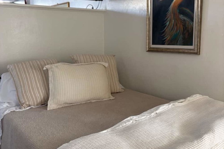 Cozy, Comfy W/ Private Court Yard In The Heart Of Chula Vista - Chula Vista, CA