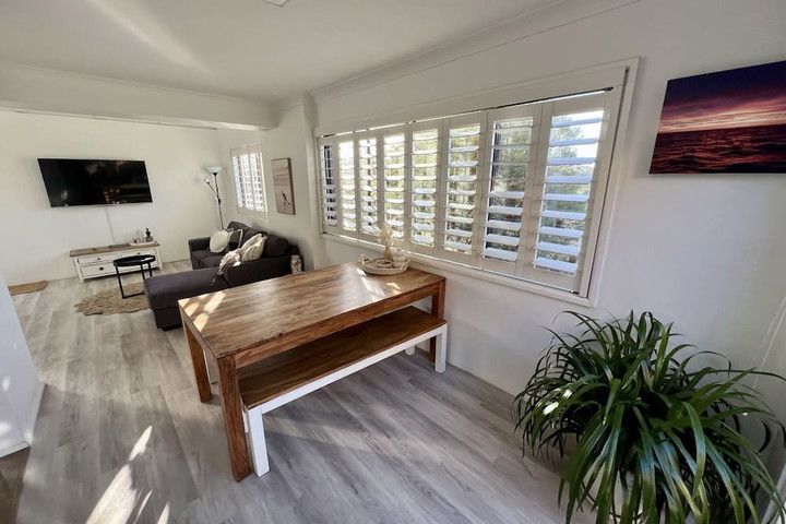 Relaxed Coastal Townhouse With Ocean Views. - Lake Conjola