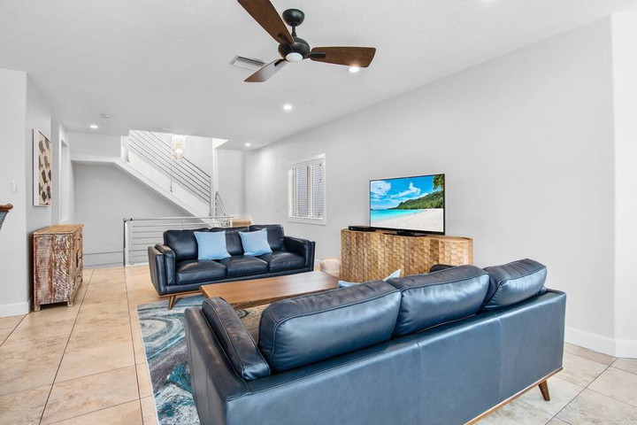 Luxury Townhome With A Rooftop Deck! - Changing Channels - Siesta Key, FL