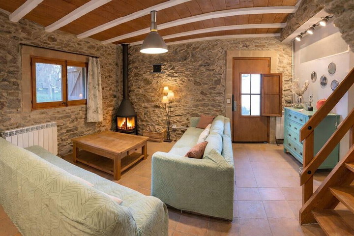 Casa Rural 'Masia Sa Calma - La Tribu' Con Vista A La Montaña, Terraza Compartida Y Wi-fi - Amer