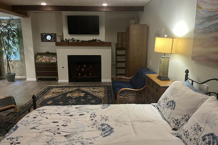 Beautiful Private Forest Getaway In Peachtree Corners. - Johns Creek, GA