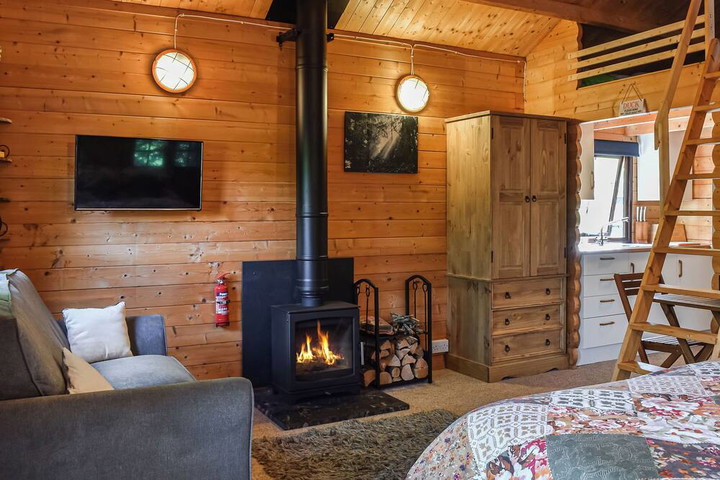 2 Bedroom Accommodation In Faversham - Canterbury