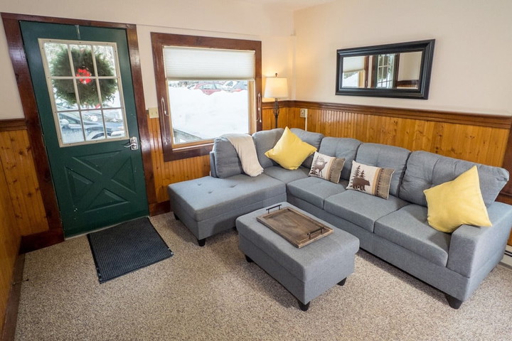 Stay Near Mirror Lake, Enjoy Our Cozy 2-bedroom Cottage - Lake Placid, NY