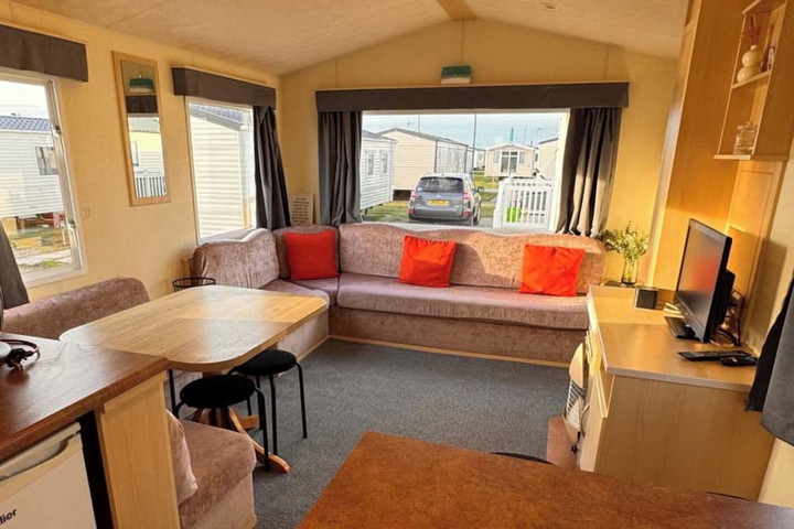 3 Bed Caravan, 8 Berth, Pet Friendly, Parking - Rhyl