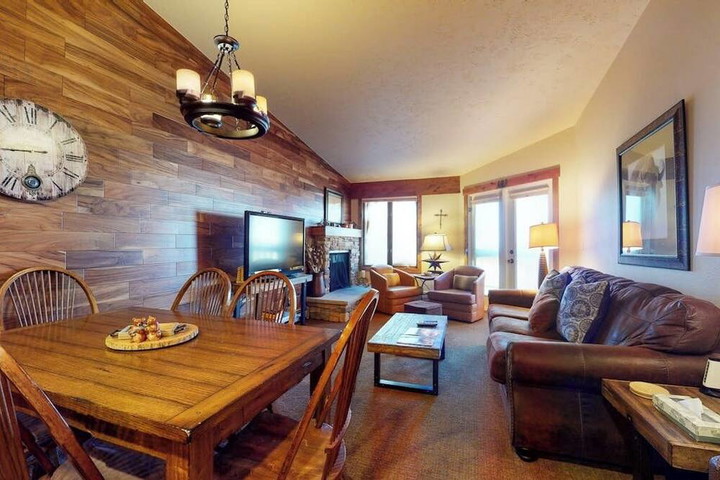 Inviting Mountain Condo W/shared Outdoor Pool, Wifi, Gas Fireplace - Near Slopes - Copper Mountain, CO