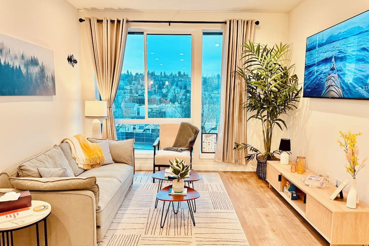 Brand New, Luxe & Bright Gem: Prime Location - Queen Anne, Roof Deck, Views - Bainbridge Island, WA